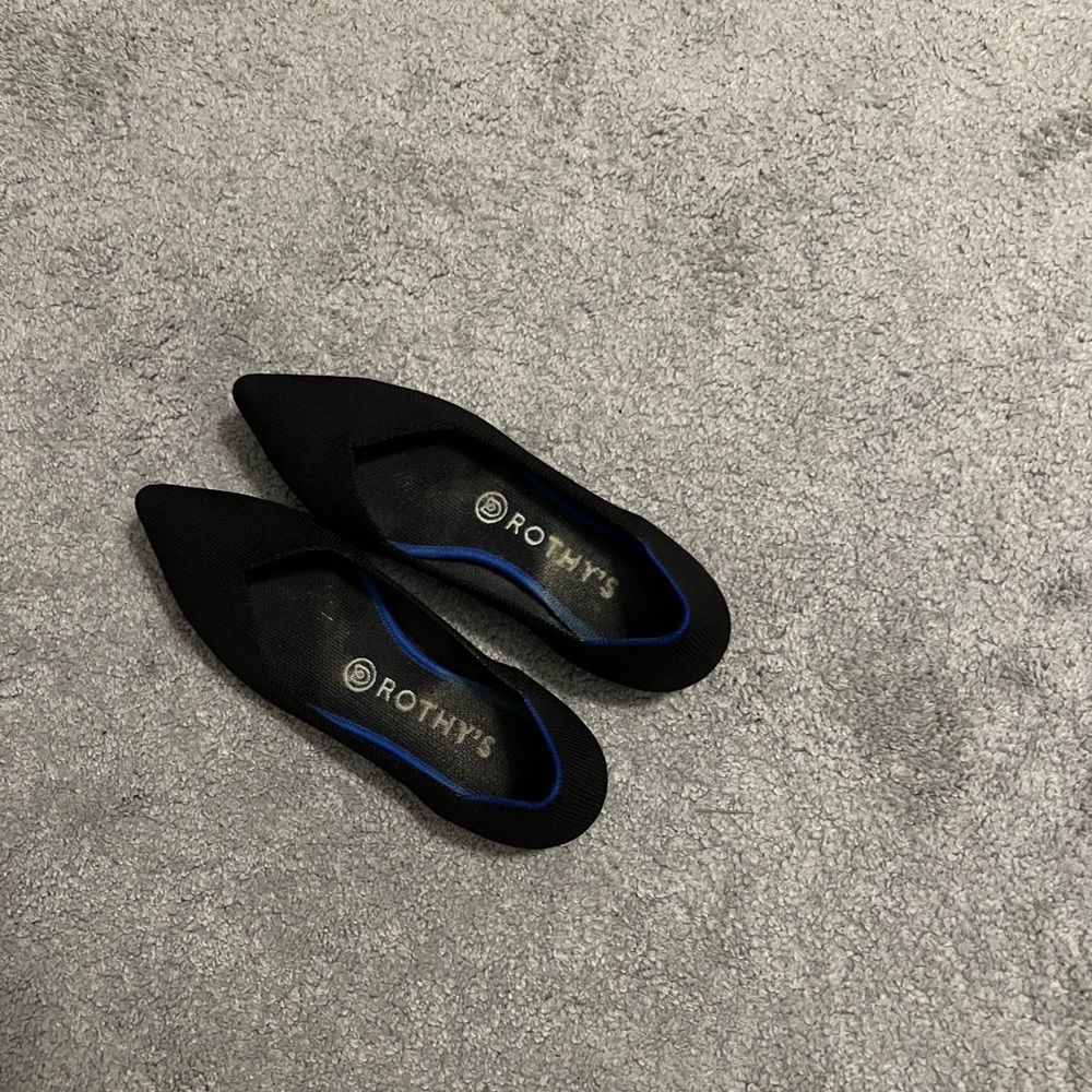Black Pointy Toed Rothy’s - Gem